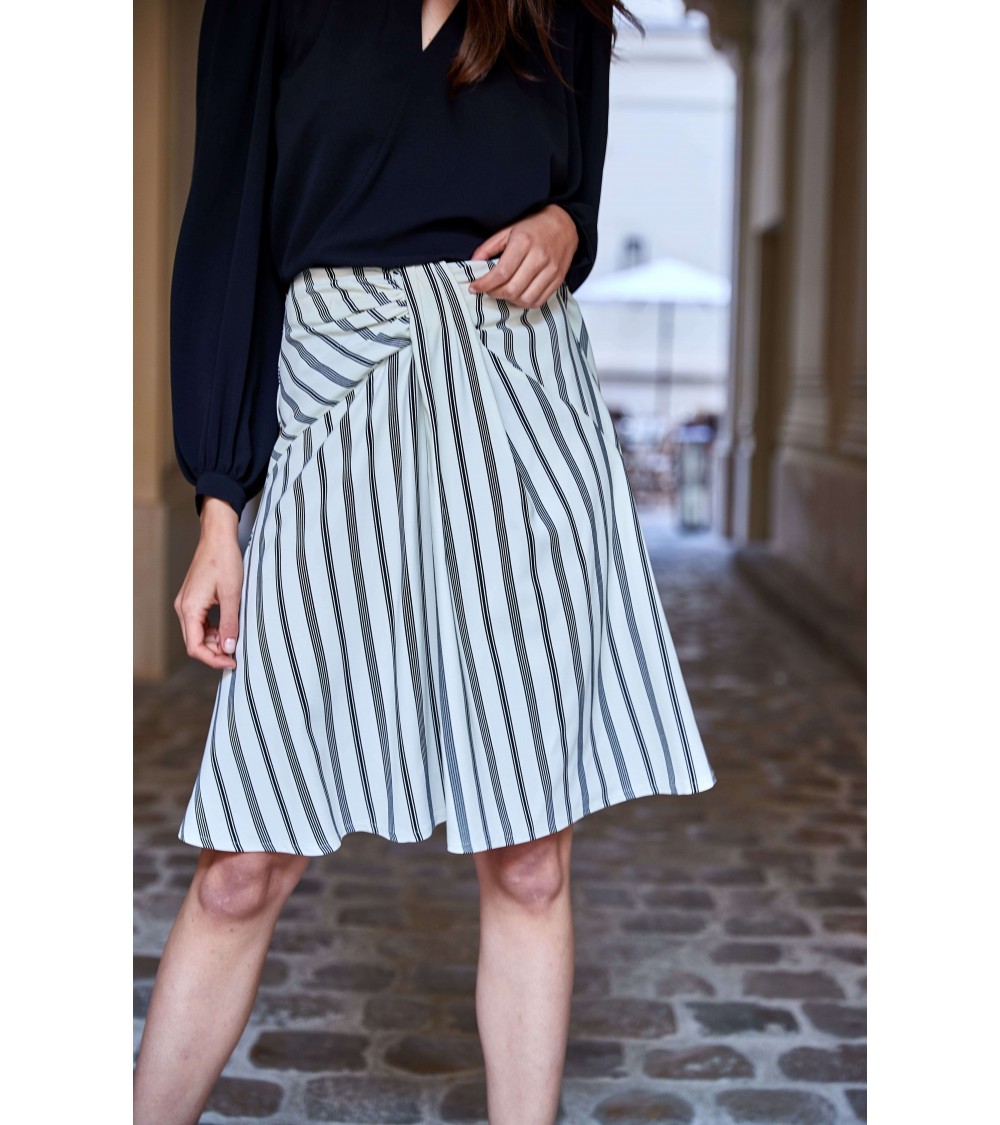 Le 417 Flared and drapery skirt yellow PDF