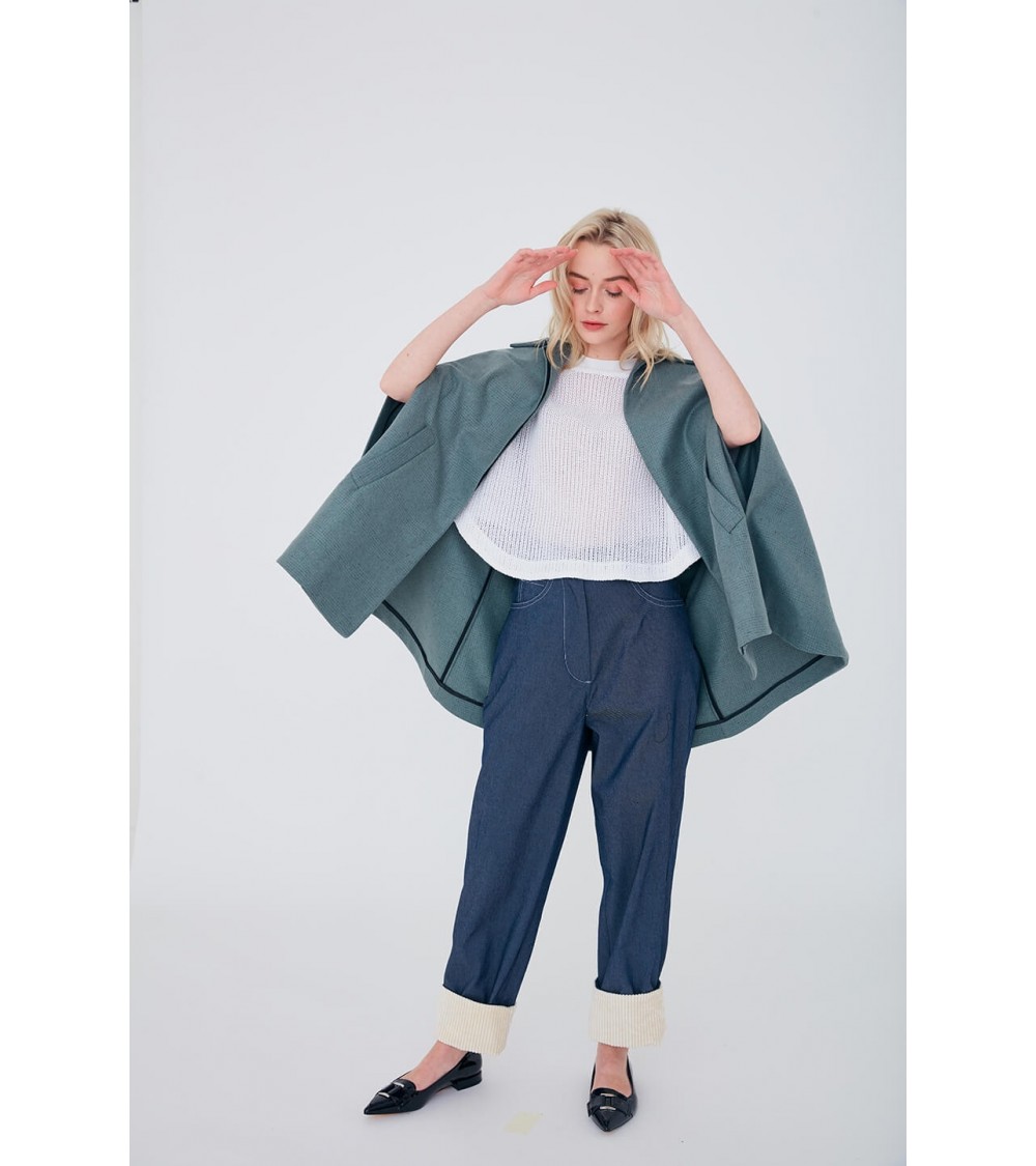 Le 803 Cape with raglan seams